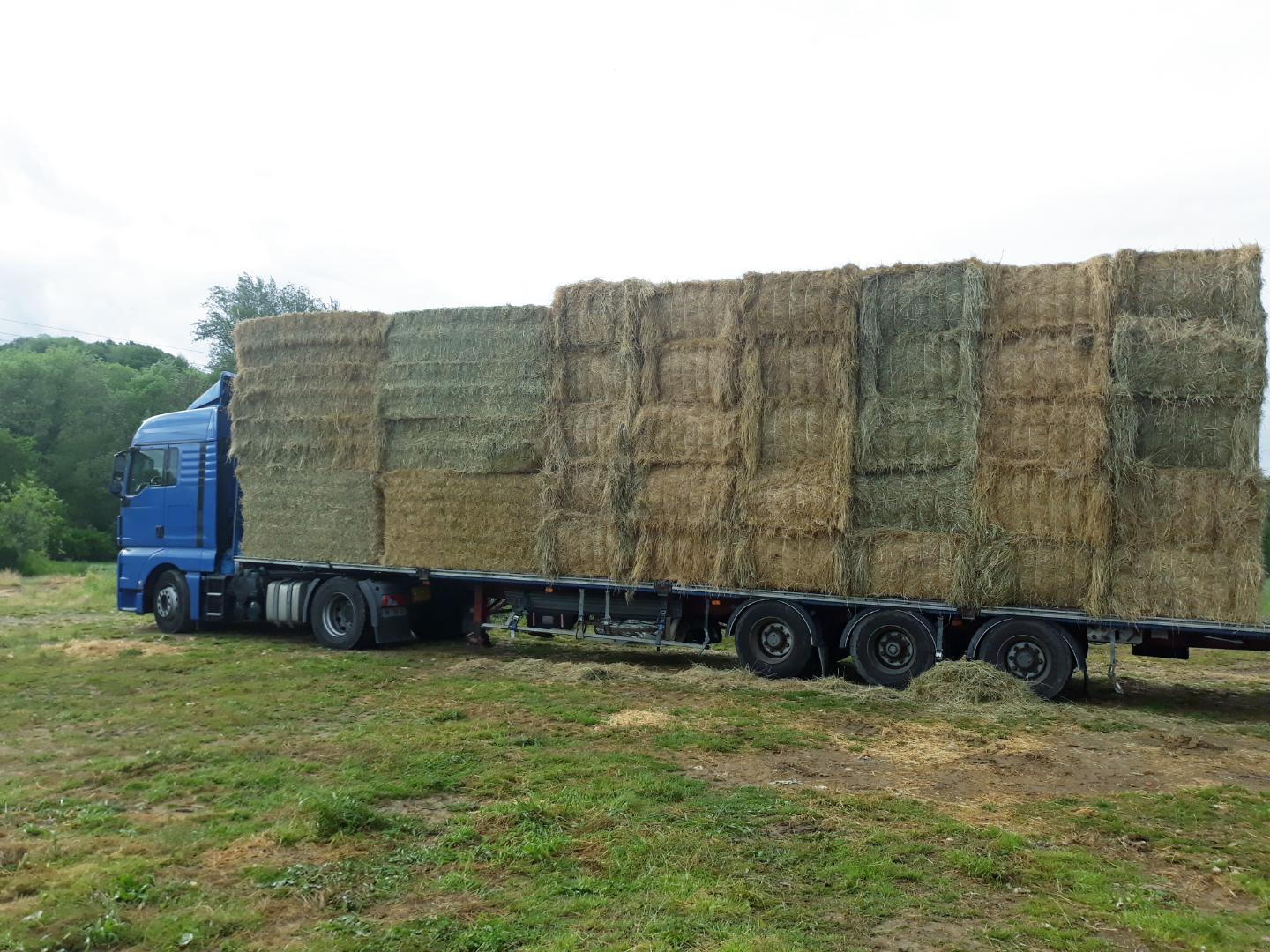 Transport de fourrage foin paille Alpes-Maritimes - Transport Agricole